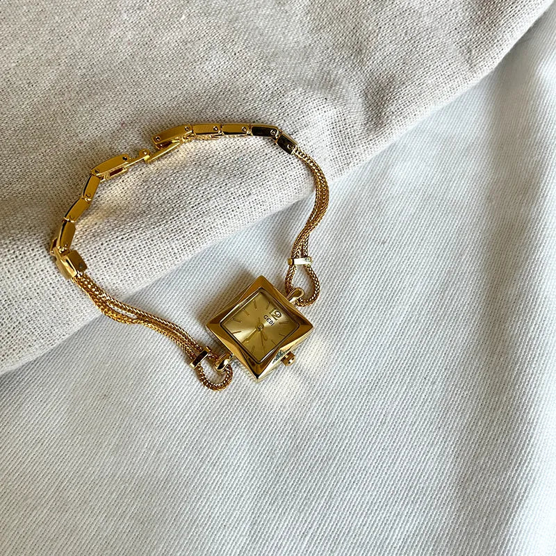 Women’s Luxury Block Bracelet Watch – AnaMade